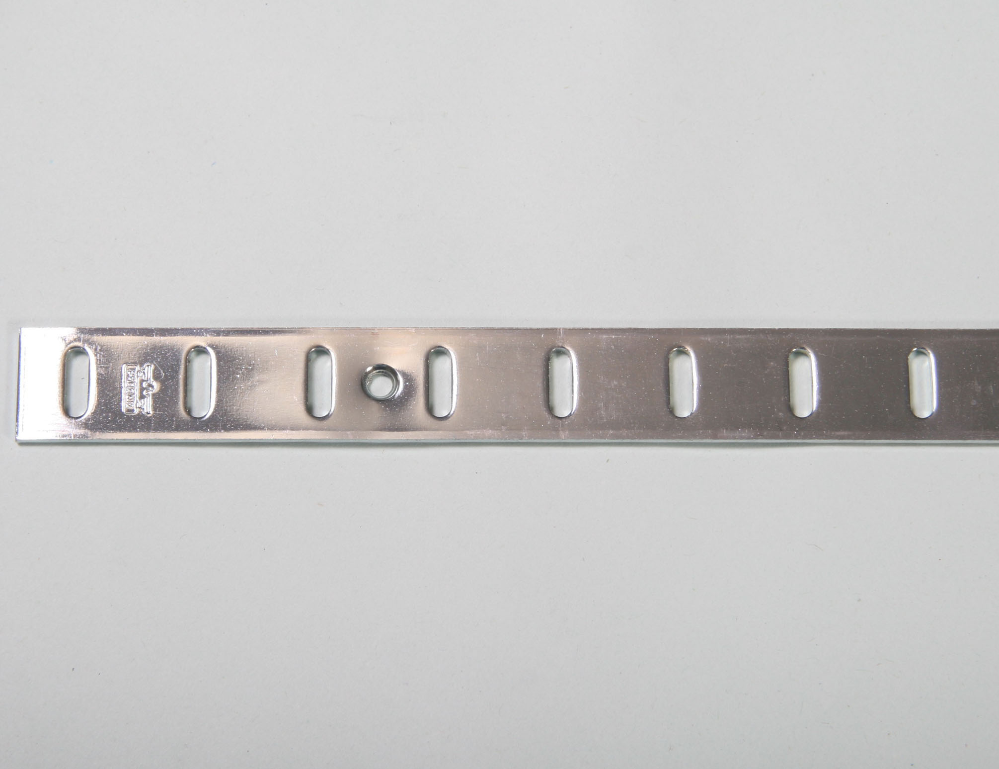 7470 6ft Chrome Flat Bookcase Shelving Strip